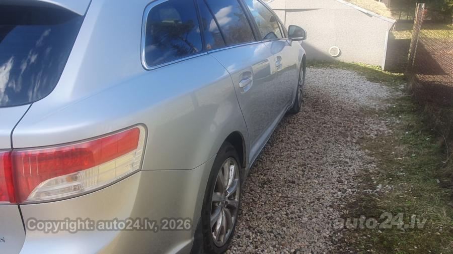 Pelēks Toyota Avensis 2010 Tallina, ar dzinēja tilpumu 2.00 L un nobraukumu 0 tūkst. km par 4300 €, foto 9 vietnē AUTOMOTO.COM.LV