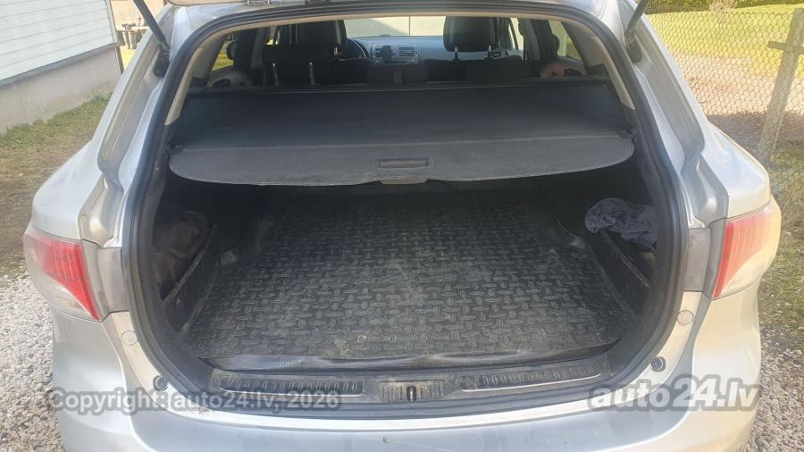 Pelēks Toyota Avensis 2010 Tallina, ar dzinēja tilpumu 2.00 L un nobraukumu 0 tūkst. km par 4300 €, foto 15 vietnē AUTOMOTO.COM.LV