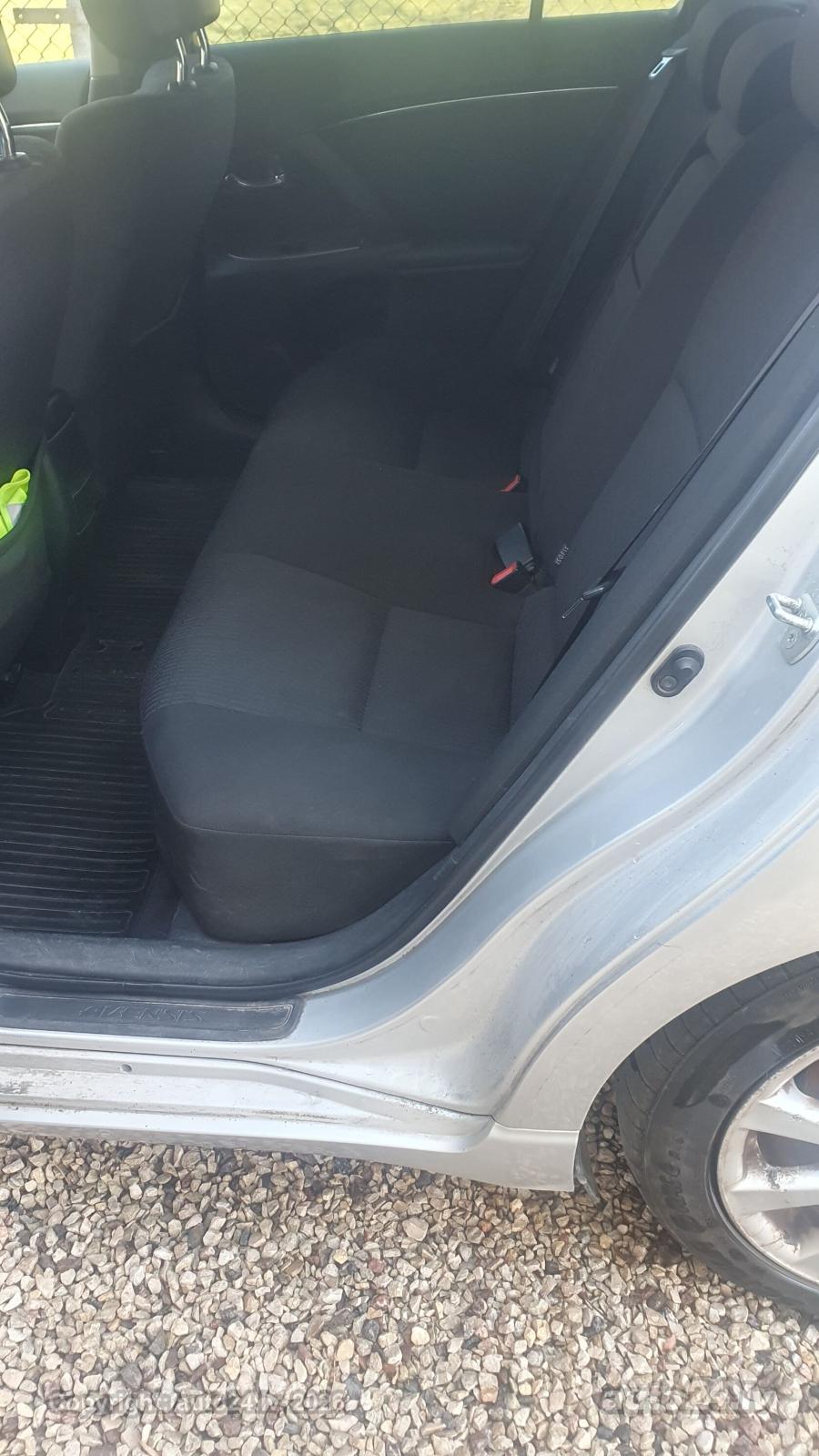 Pelēks Toyota Avensis 2010 Tallina, ar dzinēja tilpumu 2.00 L un nobraukumu 0 tūkst. km par 4300 €, foto 17 vietnē AUTOMOTO.COM.LV