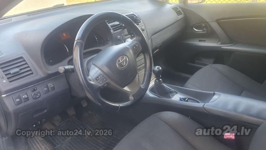 Pelēks Toyota Avensis 2010 Tallina, ar dzinēja tilpumu 2.00 L un nobraukumu 0 tūkst. km par 4300 €, foto 18 vietnē AUTOMOTO.COM.LV
