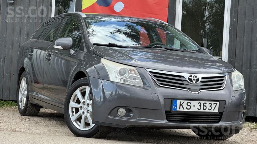 Pelēks Toyota Avensis 2010 Rīga, ar dzinēja tilpumu 2.20 L un nobraukumu 390 tūkst. km par 2990 €, foto 1 vietnē AUTOMOTO.COM.LV