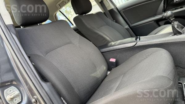 Pelēks Toyota Avensis 2010 Rīga, ar dzinēja tilpumu 2.20 L un nobraukumu 390 tūkst. km par 2990 €, foto 9 vietnē AUTOMOTO.COM.LV