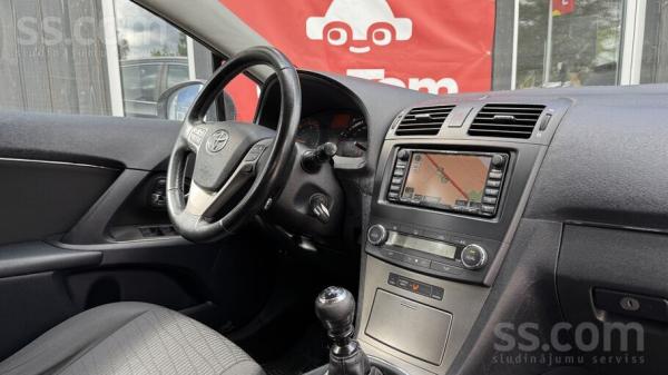 Pelēks Toyota Avensis 2010 Rīga, ar dzinēja tilpumu 2.20 L un nobraukumu 390 tūkst. km par 2990 €, foto 10 vietnē AUTOMOTO.COM.LV