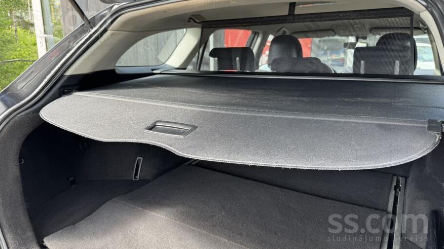 Pelēks Toyota Avensis 2010 Rīga, ar dzinēja tilpumu 2.20 L un nobraukumu 390 tūkst. km par 2990 €, foto 12 vietnē AUTOMOTO.COM.LV