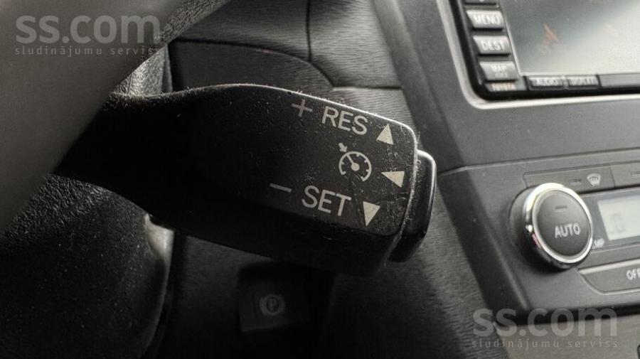 Pelēks Toyota Avensis 2010 Rīga, ar dzinēja tilpumu 2.20 L un nobraukumu 390 tūkst. km par 2990 €, foto 16 vietnē AUTOMOTO.COM.LV