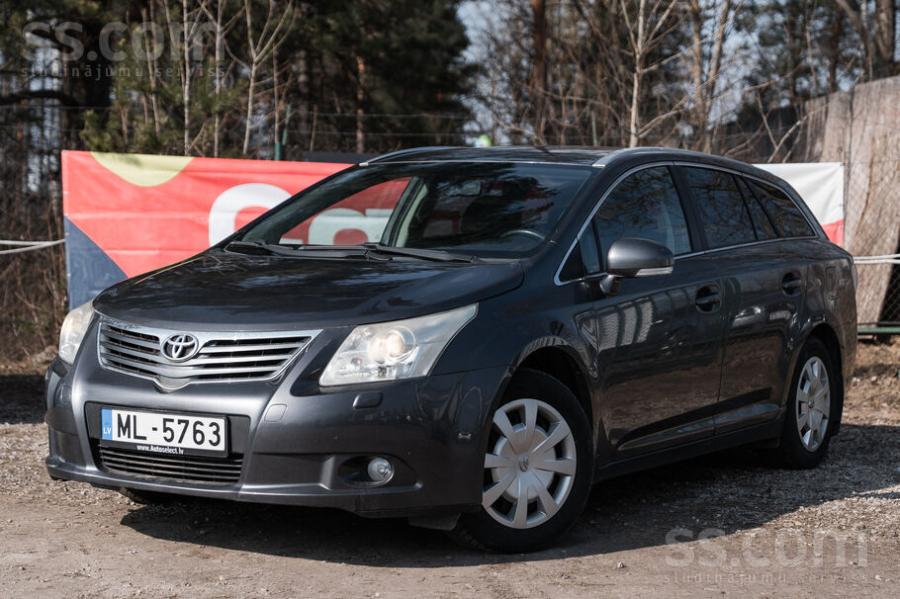 Серый Тойота Авенсис 2010 в Рига, объемом двигателя 1.60 л и пробегом 299 тыс. км за 4100 €, фото 1 на AUTOMOTO.COM.LV