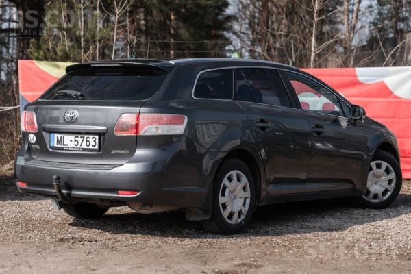 Pelēks Toyota Avensis 2010 Rīga, ar dzinēja tilpumu 1.60 L un nobraukumu 299 tūkst. km par 4100 €, foto 3 vietnē AUTOMOTO.COM.LV