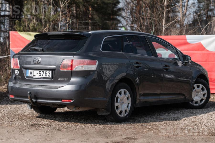 Серый Тойота Авенсис 2010 в Рига, объемом двигателя 1.60 л и пробегом 299 тыс. км за 4100 €, фото 4 на AUTOMOTO.COM.LV