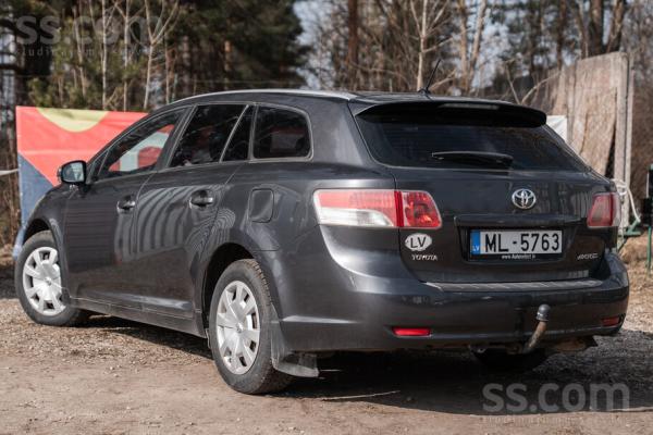 Pelēks Toyota Avensis 2010 Rīga, ar dzinēja tilpumu 1.60 L un nobraukumu 299 tūkst. km par 4100 €, foto 4 vietnē AUTOMOTO.COM.LV