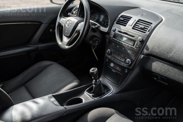 Pelēks Toyota Avensis 2010 Rīga, ar dzinēja tilpumu 1.60 L un nobraukumu 299 tūkst. km par 4100 €, foto 9 vietnē AUTOMOTO.COM.LV