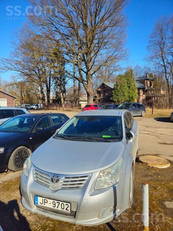 Серый Тойота Авенсис 2010 в Рига, объемом двигателя 2.20 л и пробегом 359 тыс. км за 3500 €, фото 1 на AUTOMOTO.COM.LV
