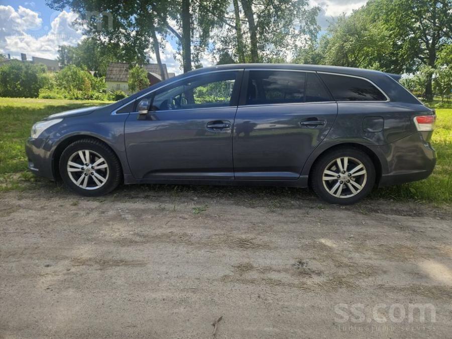 Серый Тойота Авенсис 2010 в Валмиера, объемом двигателя 2.00 л и пробегом 400 тыс. км за 2990 €, фото 3 на AUTOMOTO.COM.LV