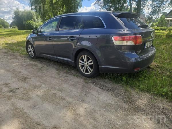 Серый Тойота Авенсис 2010 в Валмиера, объемом двигателя 2.00 л и пробегом 400 тыс. км за 2990 €, фото 3 на AUTOMOTO.COM.LV