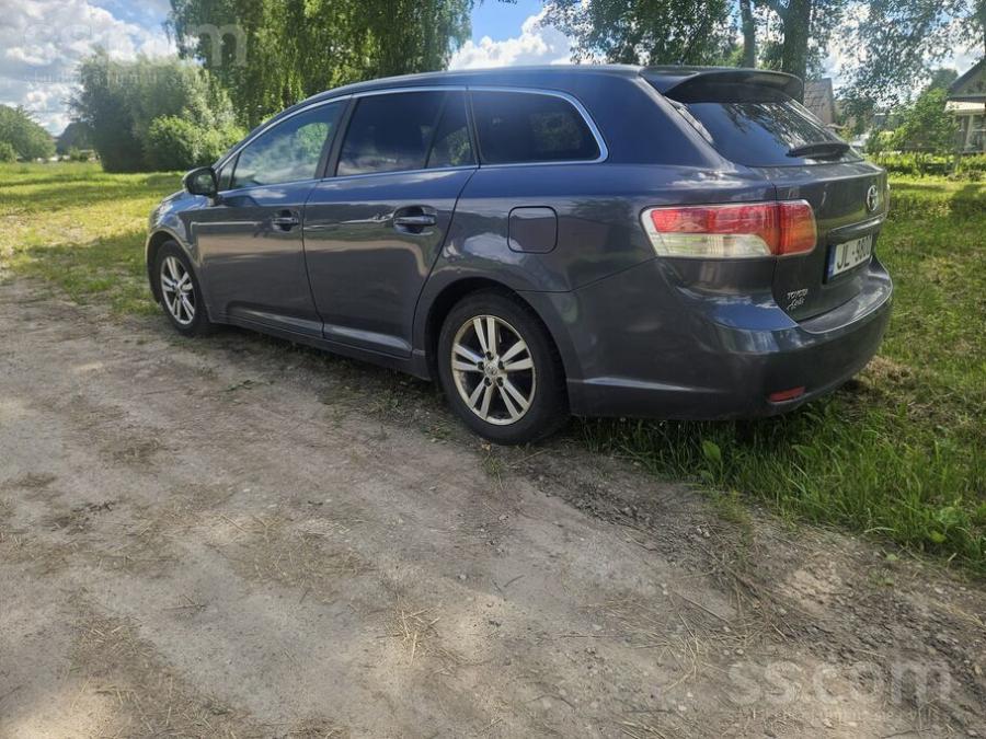 Серый Тойота Авенсис 2010 в Валмиера, объемом двигателя 2.00 л и пробегом 400 тыс. км за 2990 €, фото 4 на AUTOMOTO.COM.LV