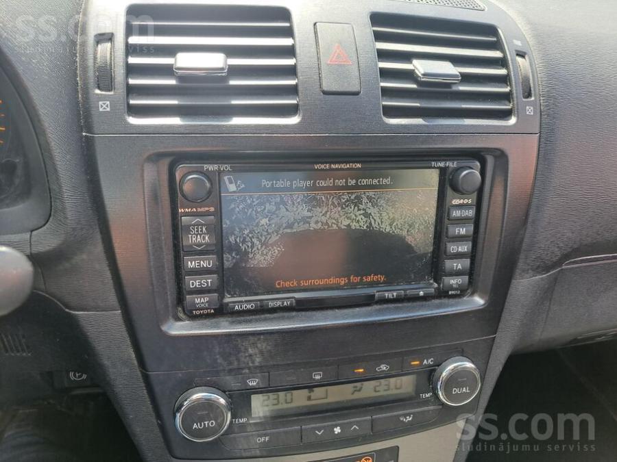 Серый Тойота Авенсис 2010 в Валмиера, объемом двигателя 2.00 л и пробегом 400 тыс. км за 2990 €, фото 9 на AUTOMOTO.COM.LV