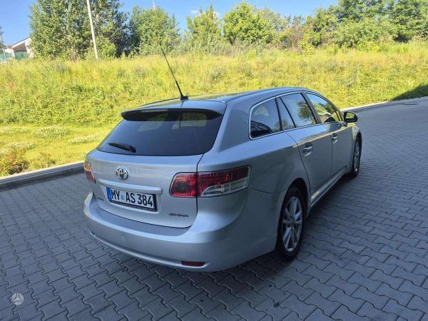 Pelēks Toyota Avensis 2010 Viļņa, ar dzinēja tilpumu 2.23 L un nobraukumu 270 tūkst. km par 4500 €, foto 4 vietnē AUTOMOTO.COM.LV