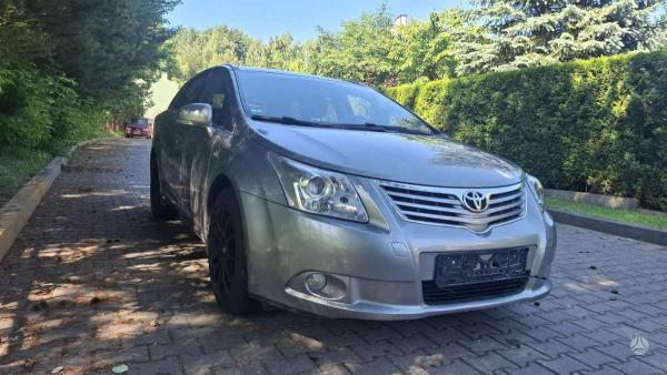 Grey Toyota Avensis 2010 in Vilnius, with an engine capacity of 2.20 L and mileage of 252 thousand km for 4350 €, photo 2 on AUTOMOTO.COM.LV