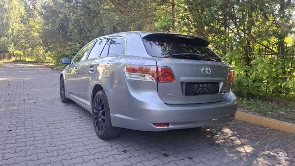 Grey Toyota Avensis 2010 in Vilnius, with an engine capacity of 2.20 L and mileage of 252 thousand km for 4350 €, photo 4 on AUTOMOTO.COM.LV