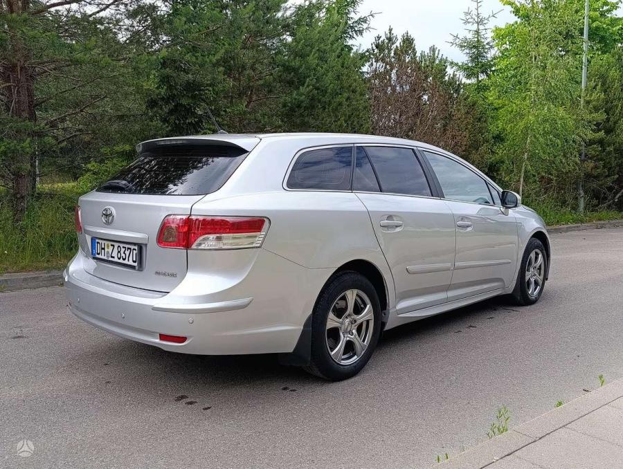 Серый Тойота Авенсис 2010 в Вильнюс, объемом двигателя 2.00 л и пробегом 214 тыс. км за 3950 €, фото 4 на AUTOMOTO.COM.LV