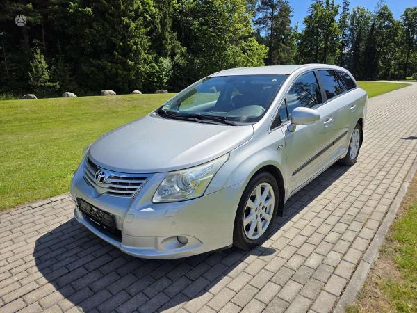 Grey Toyota Avensis 2010 in Telschi, with an engine capacity of 2.23 L and mileage of 248 thousand km for 4350 €, photo 1 on AUTOMOTO.COM.LV