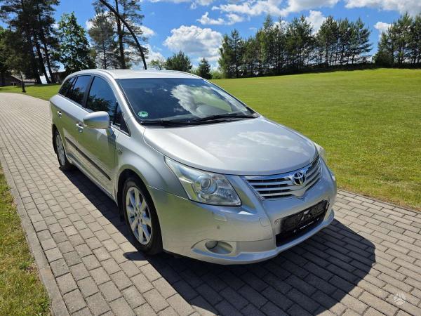 Grey Toyota Avensis 2010 in Telschi, with an engine capacity of 2.23 L and mileage of 248 thousand km for 4350 €, photo 2 on AUTOMOTO.COM.LV