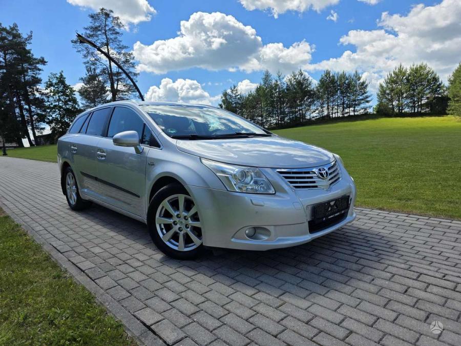 Grey Toyota Avensis 2010 in Telschi, with an engine capacity of 2.23 L and mileage of 248 thousand km for 4350 €, photo 17 on AUTOMOTO.COM.LV