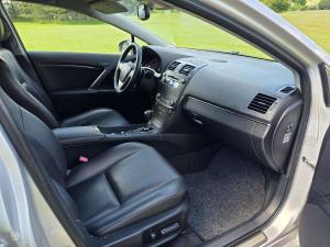 Grey Toyota Avensis 2010 in Telschi, with an engine capacity of 2.23 L and mileage of 248 thousand km for 4350 €, photo 20 on AUTOMOTO.COM.LV