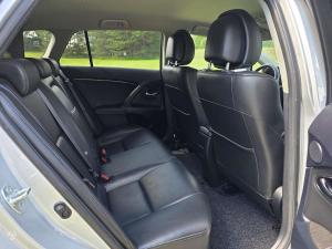 Grey Toyota Avensis 2010 in Telschi, with an engine capacity of 2.23 L and mileage of 248 thousand km for 4350 €, photo 23 on AUTOMOTO.COM.LV