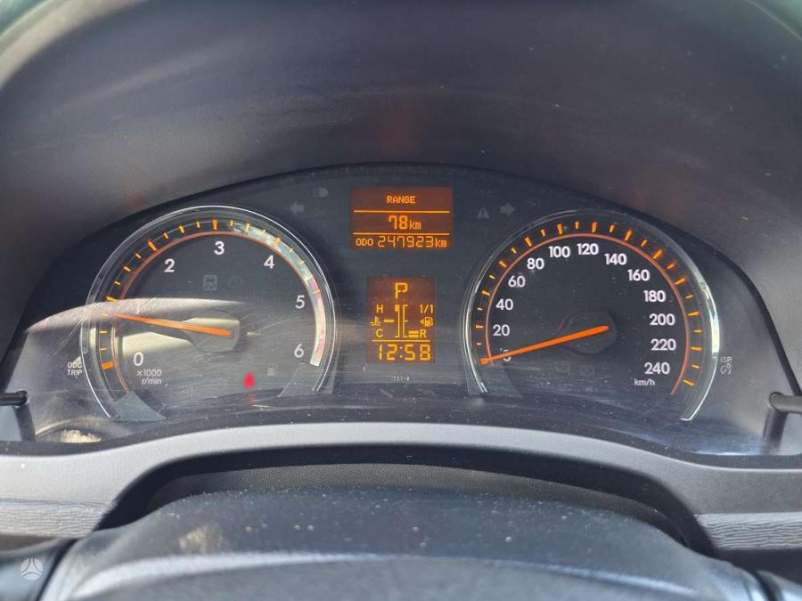 Grey Toyota Avensis 2010 in Telschi, with an engine capacity of 2.23 L and mileage of 248 thousand km for 4350 €, photo 34 on AUTOMOTO.COM.LV