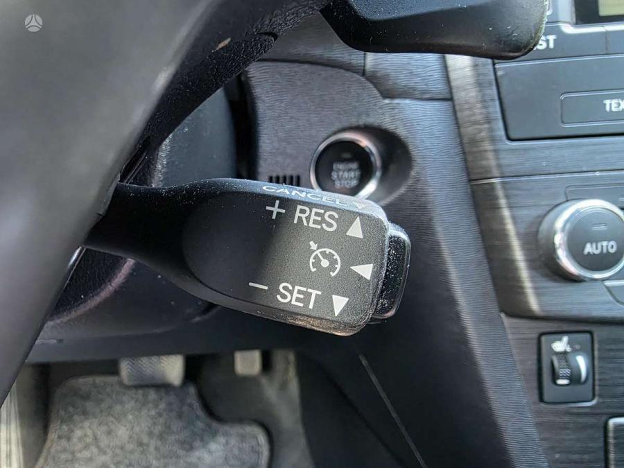 Grey Toyota Avensis 2010 in Telschi, with an engine capacity of 2.23 L and mileage of 248 thousand km for 4350 €, photo 35 on AUTOMOTO.COM.LV