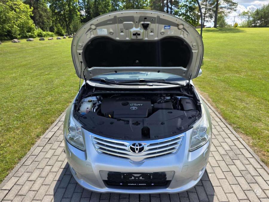 Grey Toyota Avensis 2010 in Telschi, with an engine capacity of 2.23 L and mileage of 248 thousand km for 4350 €, photo 40 on AUTOMOTO.COM.LV