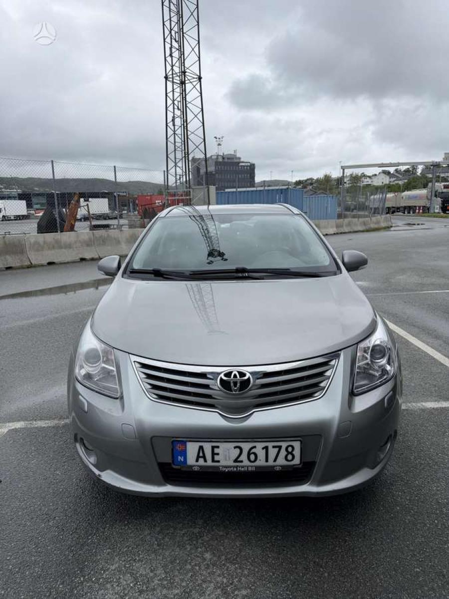 Серый Тойота Авенсис 2010 в Пасвалис, объемом двигателя 1.79 л и пробегом 240 тыс. км за 2800 €, фото 3 на AUTOMOTO.COM.LV