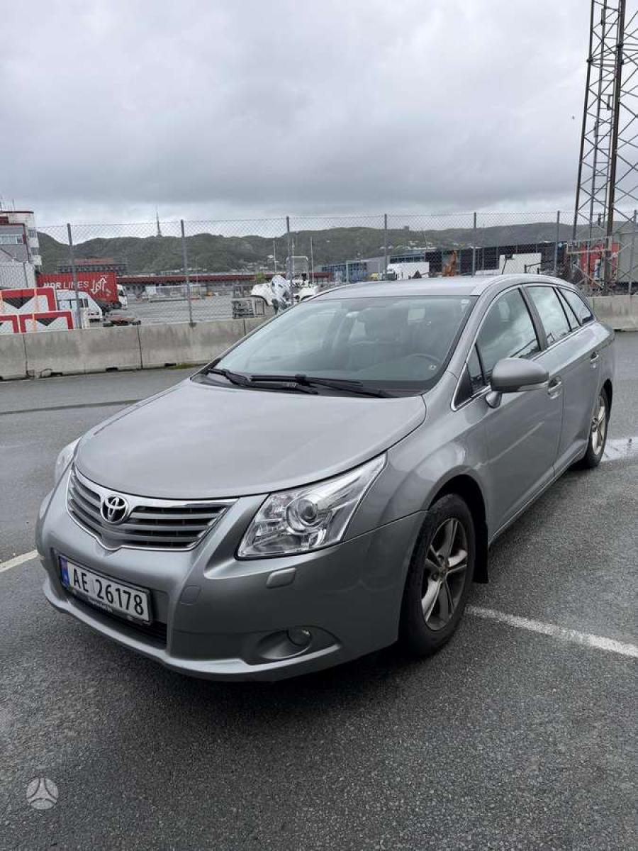 Серый Тойота Авенсис 2010 в Пасвалис, объемом двигателя 1.79 л и пробегом 240 тыс. км за 2800 €, фото 4 на AUTOMOTO.COM.LV