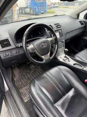 Серый Тойота Авенсис 2010 в Пасвалис, объемом двигателя 1.79 л и пробегом 240 тыс. км за 2800 €, фото 8 на AUTOMOTO.COM.LV