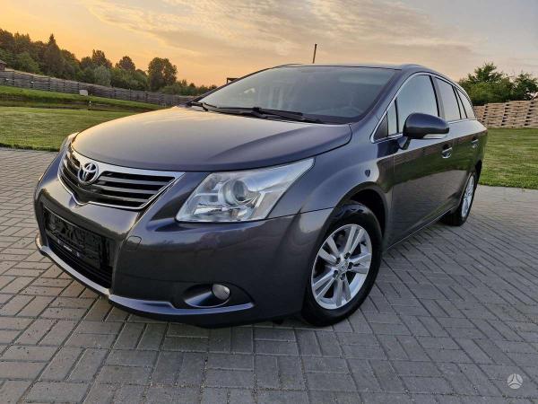 Pelēks Toyota Avensis 2010 Viļņa, ar dzinēja tilpumu 1.99 L un nobraukumu 249 tūkst. km par 5500 €, foto 1 vietnē AUTOMOTO.COM.LV