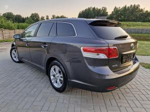 Pelēks Toyota Avensis 2010 Viļņa, ar dzinēja tilpumu 1.99 L un nobraukumu 249 tūkst. km par 5500 €, foto 4 vietnē AUTOMOTO.COM.LV