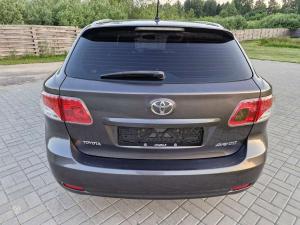 Pelēks Toyota Avensis 2010 Viļņa, ar dzinēja tilpumu 1.99 L un nobraukumu 249 tūkst. km par 5500 €, foto 5 vietnē AUTOMOTO.COM.LV