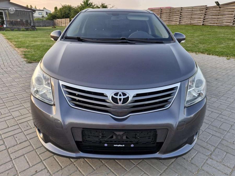 Pelēks Toyota Avensis 2010 Viļņa, ar dzinēja tilpumu 1.99 L un nobraukumu 249 tūkst. km par 5500 €, foto 8 vietnē AUTOMOTO.COM.LV