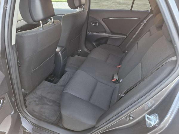 Pelēks Toyota Avensis 2010 Viļņa, ar dzinēja tilpumu 1.99 L un nobraukumu 249 tūkst. km par 5500 €, foto 10 vietnē AUTOMOTO.COM.LV