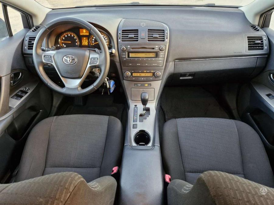 Pelēks Toyota Avensis 2010 Viļņa, ar dzinēja tilpumu 1.99 L un nobraukumu 249 tūkst. km par 5500 €, foto 13 vietnē AUTOMOTO.COM.LV