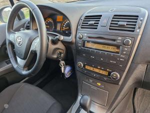 Pelēks Toyota Avensis 2010 Viļņa, ar dzinēja tilpumu 1.99 L un nobraukumu 249 tūkst. km par 5500 €, foto 16 vietnē AUTOMOTO.COM.LV