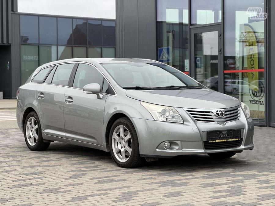 Pelēks Toyota Avensis 2010 Šauļi, ar dzinēja tilpumu 2.20 L un nobraukumu 294 tūkst. km par 4300 €, foto 1 vietnē AUTOMOTO.COM.LV