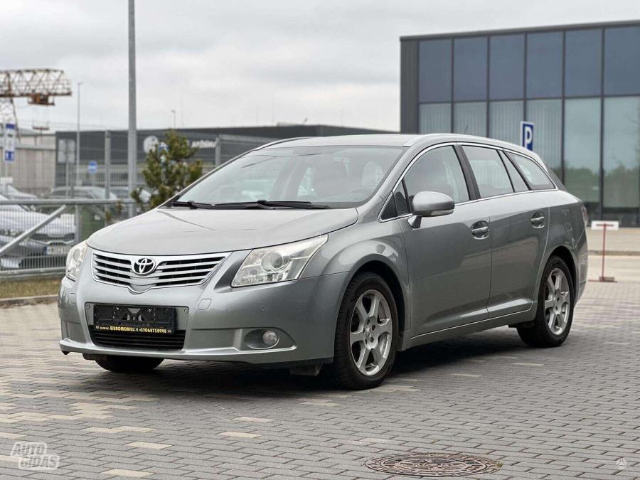 Pelēks Toyota Avensis 2010 Šauļi, ar dzinēja tilpumu 2.20 L un nobraukumu 294 tūkst. km par 4300 €, foto 3 vietnē AUTOMOTO.COM.LV