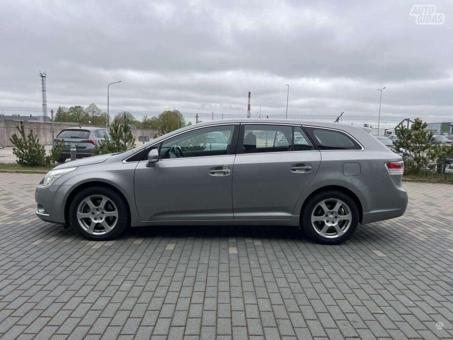 Pelēks Toyota Avensis 2010 Šauļi, ar dzinēja tilpumu 2.20 L un nobraukumu 294 tūkst. km par 4300 €, foto 6 vietnē AUTOMOTO.COM.LV