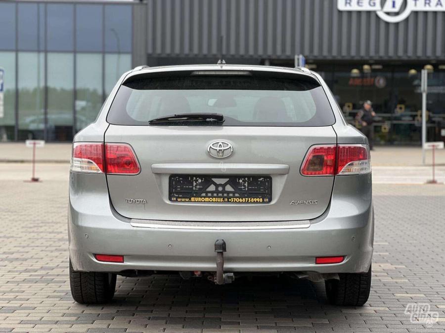 Pelēks Toyota Avensis 2010 Šauļi, ar dzinēja tilpumu 2.20 L un nobraukumu 294 tūkst. km par 4300 €, foto 7 vietnē AUTOMOTO.COM.LV