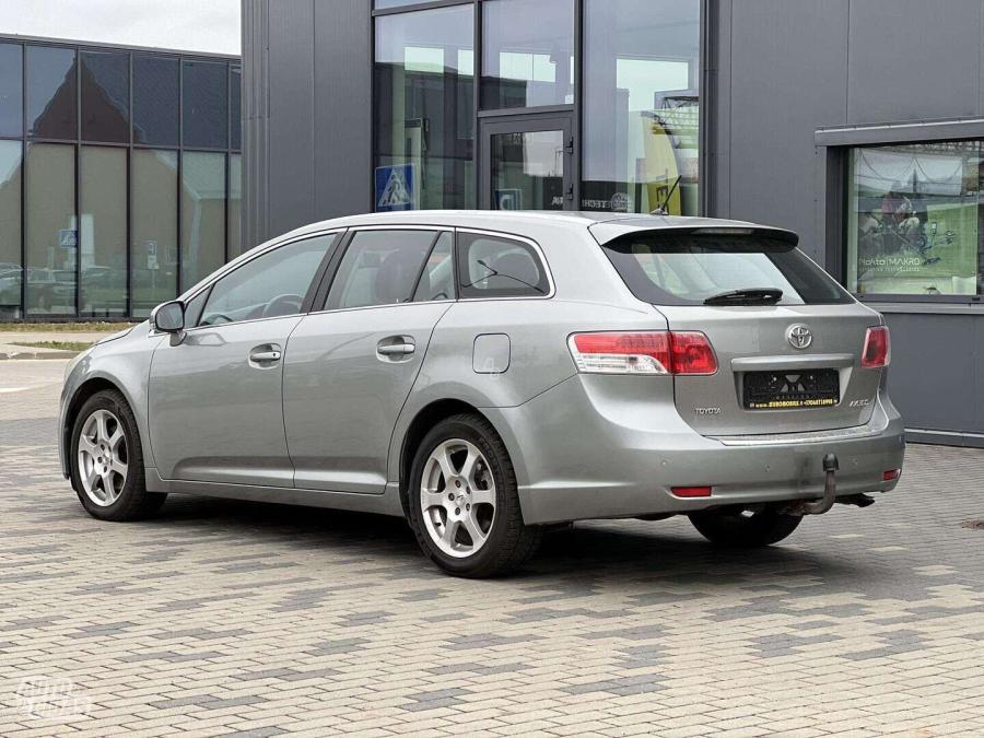 Pelēks Toyota Avensis 2010 Šauļi, ar dzinēja tilpumu 2.20 L un nobraukumu 294 tūkst. km par 4300 €, foto 9 vietnē AUTOMOTO.COM.LV
