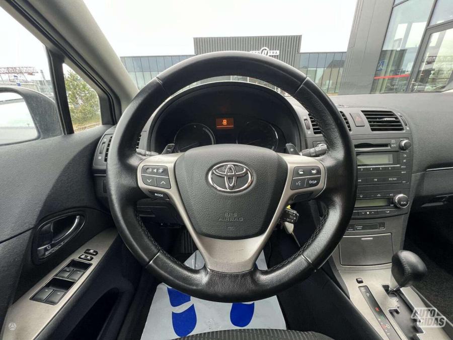 Pelēks Toyota Avensis 2010 Šauļi, ar dzinēja tilpumu 2.20 L un nobraukumu 294 tūkst. km par 4300 €, foto 13 vietnē AUTOMOTO.COM.LV