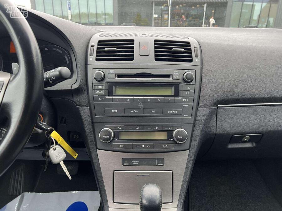 Pelēks Toyota Avensis 2010 Šauļi, ar dzinēja tilpumu 2.20 L un nobraukumu 294 tūkst. km par 4300 €, foto 14 vietnē AUTOMOTO.COM.LV
