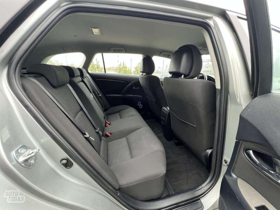 Pelēks Toyota Avensis 2010 Šauļi, ar dzinēja tilpumu 2.20 L un nobraukumu 294 tūkst. km par 4300 €, foto 16 vietnē AUTOMOTO.COM.LV