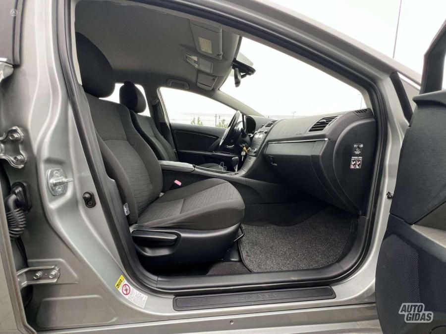 Pelēks Toyota Avensis 2010 Šauļi, ar dzinēja tilpumu 2.20 L un nobraukumu 294 tūkst. km par 4300 €, foto 17 vietnē AUTOMOTO.COM.LV